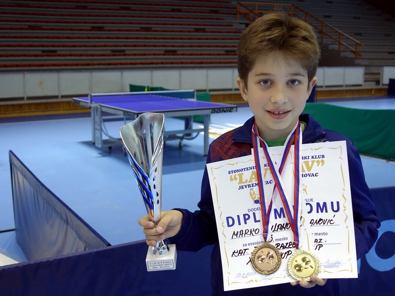 Ostali sportovi - Stoni tenis: Pobednički pehar u rukama Marka Milanovića
